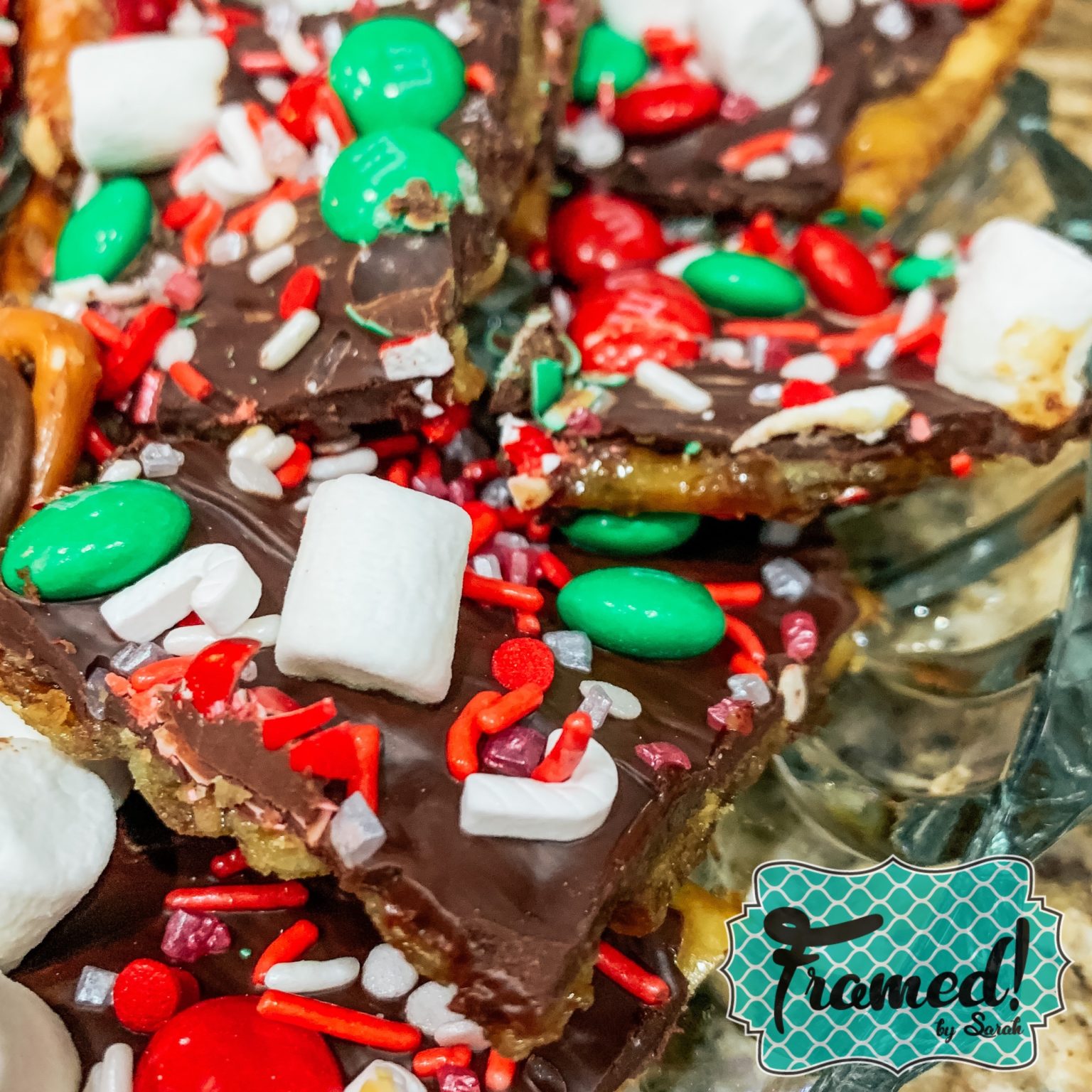 Easy Christmas Snack Tray – Framed!