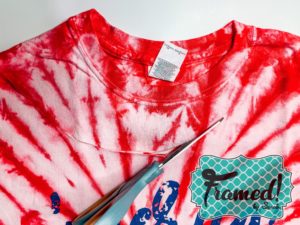 How to Distress a T-Shirt